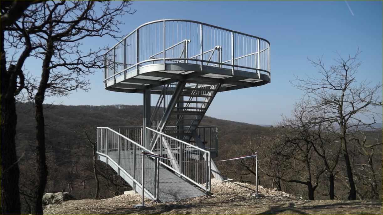 A Károlyi kilátó átadása a fehérvárcsurgói Gaja-szurdokban - Majoros ...